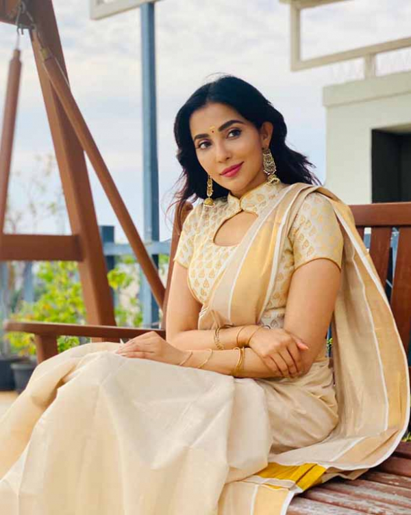 Actress Parvati Image Collections – CuckooRadio.com | Internet Radio ...